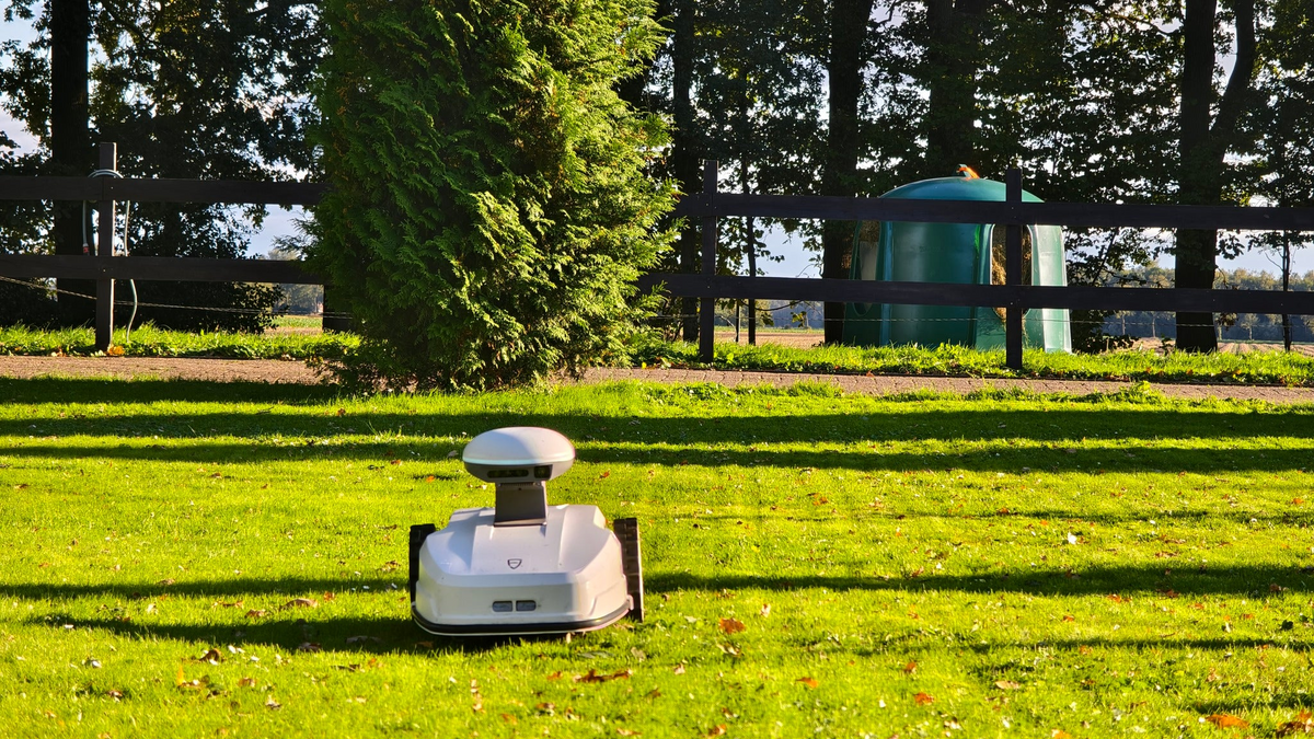 How a Robotic Lawn Mower Knows Where to Mow | FJDynamics